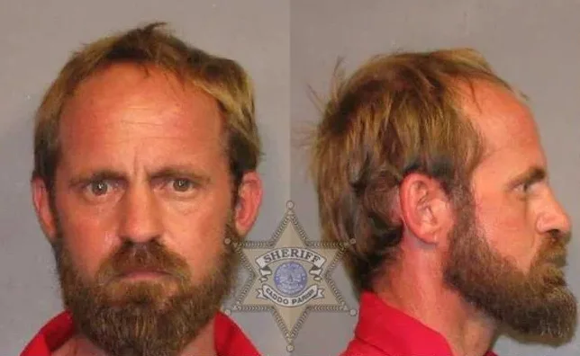 Hombre arrestado despues de usar a su novia como rehen.