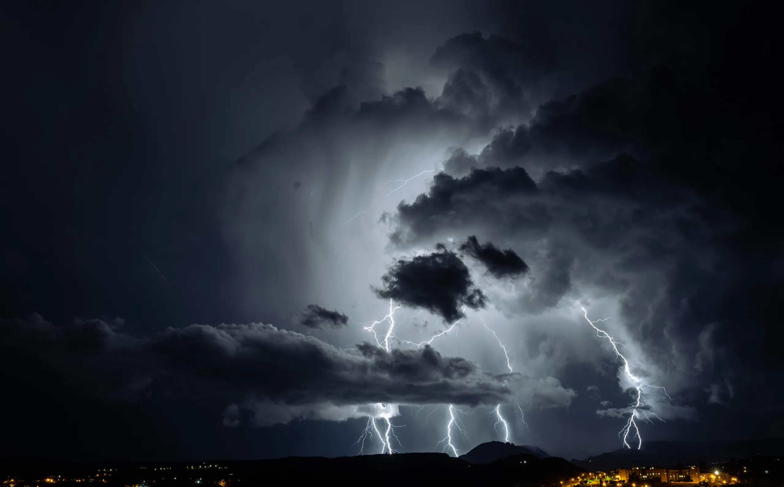 ALERTA POR TORMENTAS SEVERAS